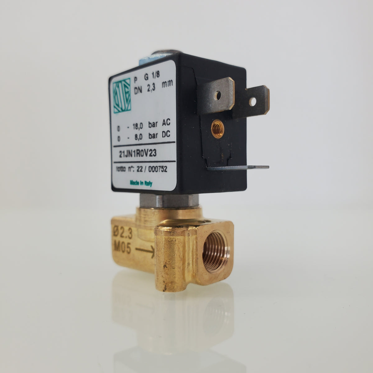 Électrovalve 2 voies 110V 1/8F 2.3mm – L'Heureux